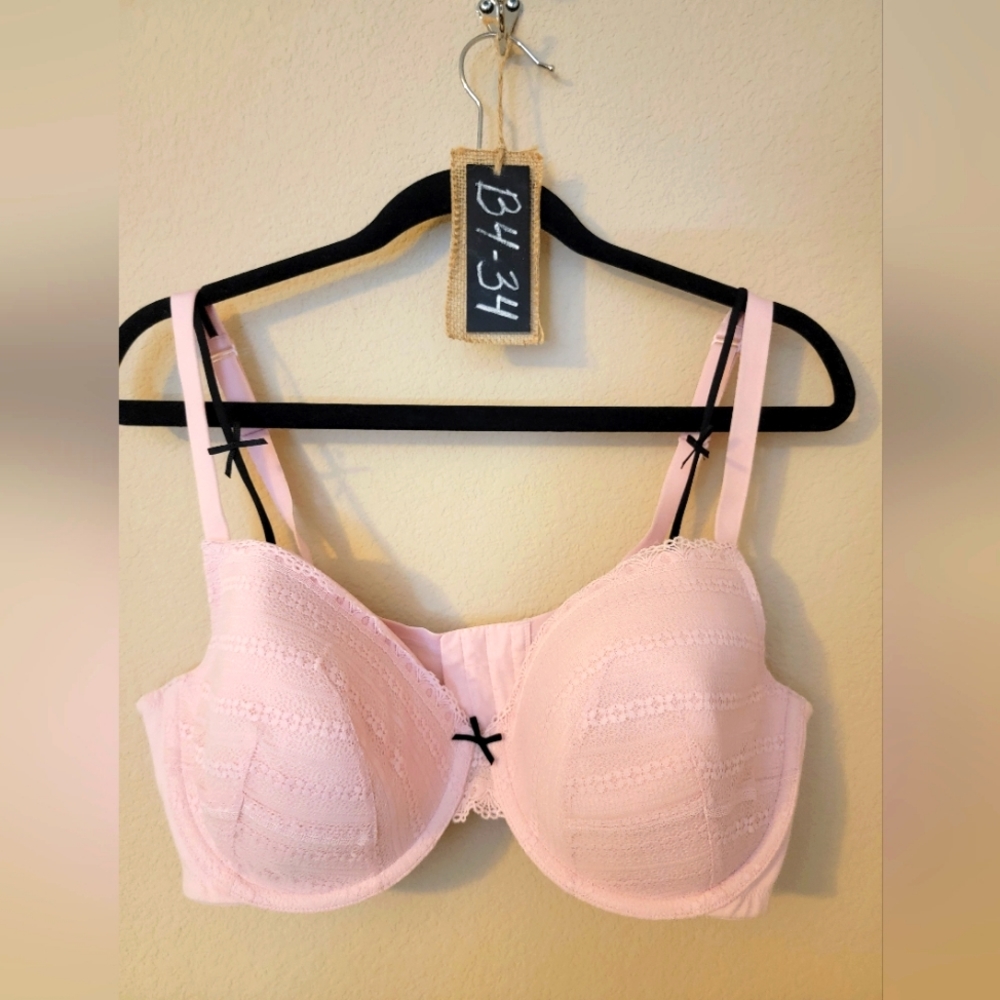 Cacique, Bra, Pink With Black Strap Detail, Size 42dd - Gem